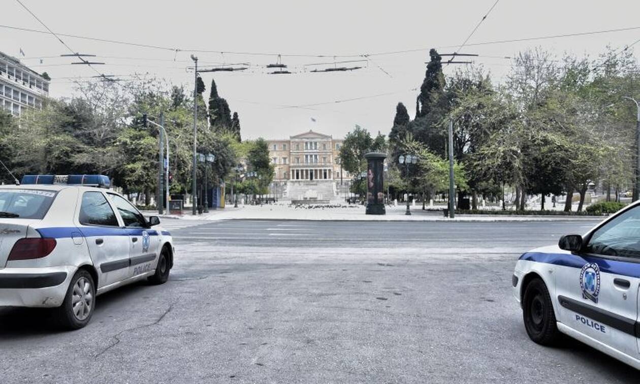 Lockdown - Γώγος στο Newsbomb.gr: Είμαστε ανάμεσα σε «Συμπληγάδες ...