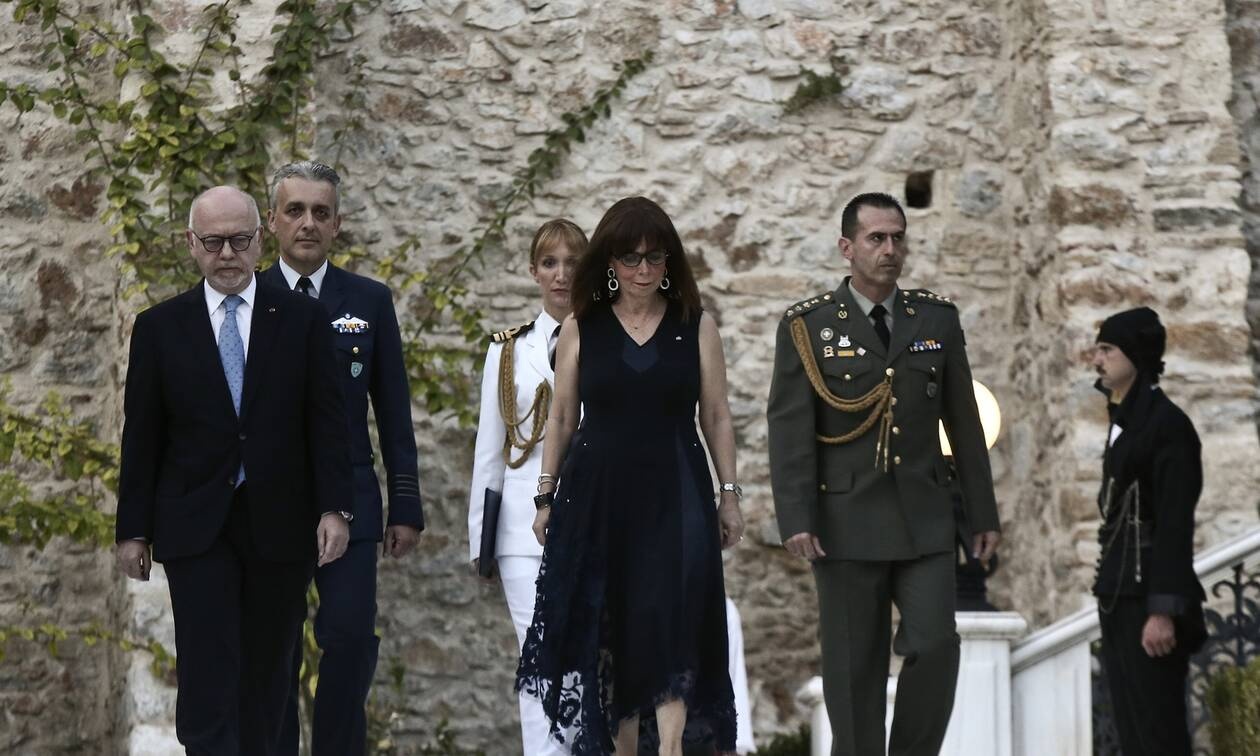 Αποκατάσταση της Δημοκρατίας: Ποιους κάλεσε η Σακελλαροπούλου στο ...