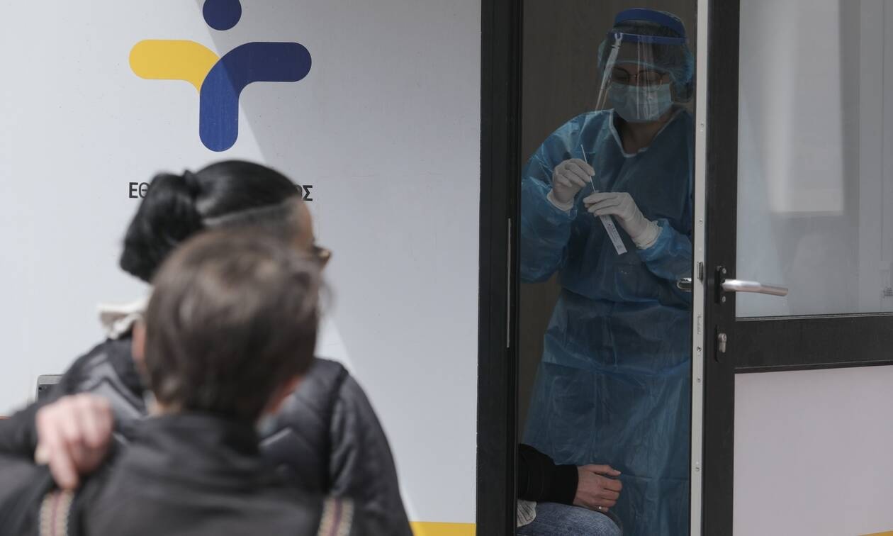 Κρούσματα σήμερα: 2.874 νέα ανακοίνωσε ο ΕΟΔΥ - 15 νεκροί σε 24 ώρες ...