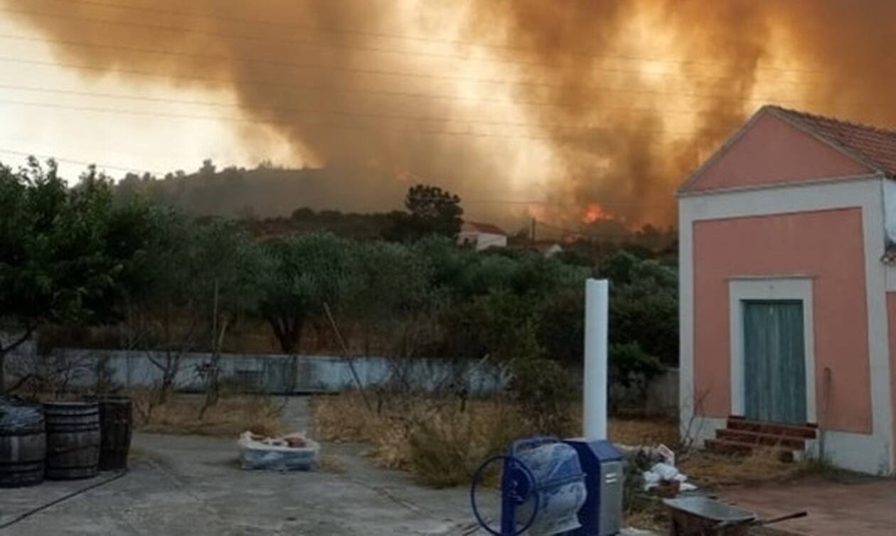 Φωτιά στη Ρόδο: Ανεξέλεγκτες διαστάσεις παίρνει το μέτωπο - Εκκενώνεται ...