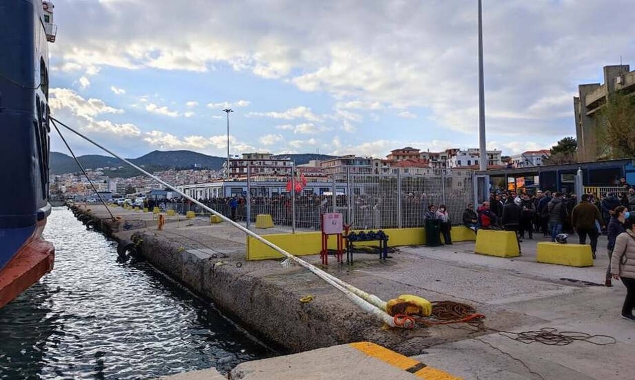 Μυτιλήνη: «Μπλόκο» στο λιμάνι για το πλοίο που έφυγε από τη Χίο ...