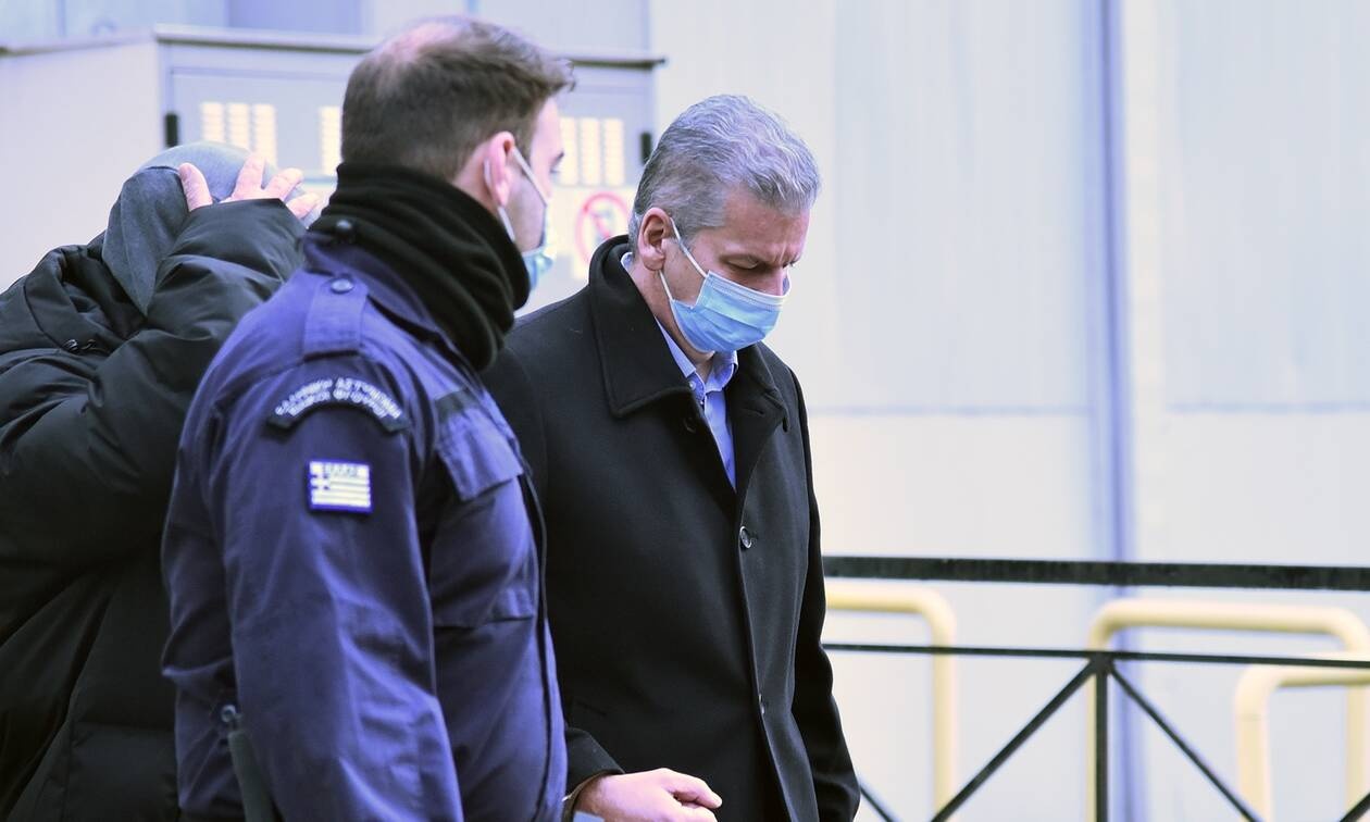 Folli Follie: Μετ’ εμποδίων ξεκίνησε η δίκη - Παρόντες οι ...