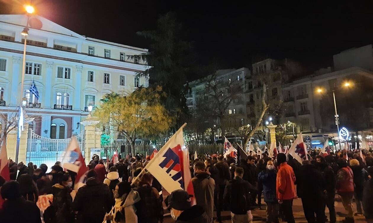 Θεσσαλονίκη: Διαμαρτυρία Εργατικών Σωματείων στο ΥΜΑΘ – «Μέτρα ...
