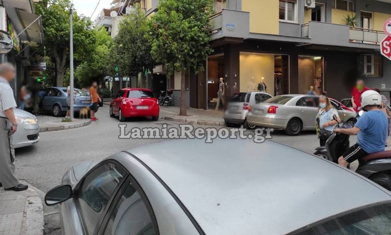 Λαμία: Καραμπόλα αυτοκίνητων στο κέντρο της πόλης - Newsbomb