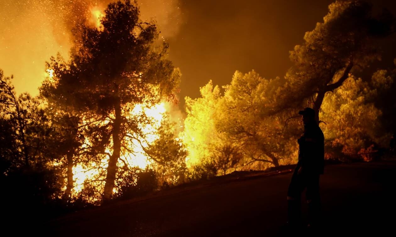 Φωτιά τώρα: Νύχτα αγωνίας στην Ηλεία - Μαίνεται ανεξέλεγκτο το πύρινο ...