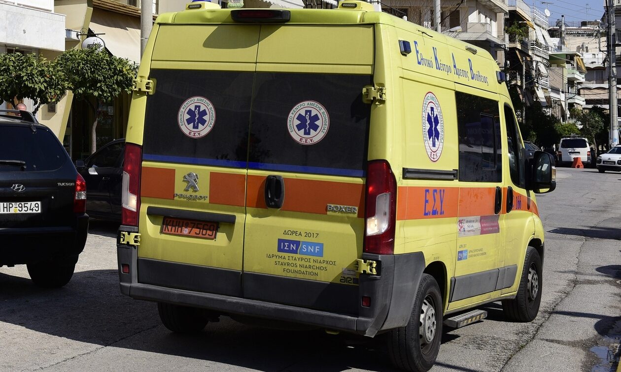 Ηράκλειο: Δίκυκλο εξετράπη της πορείας του - Ο αναβάτης επιτέθηκε στον ...