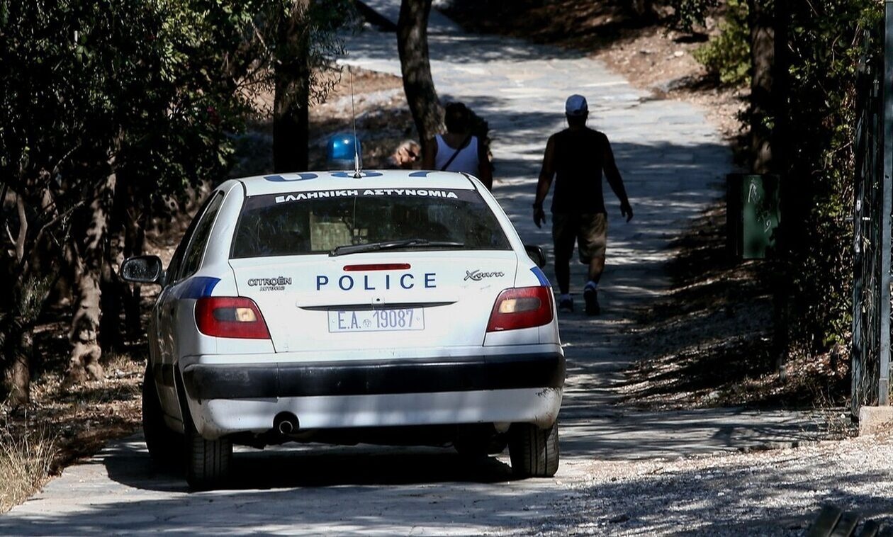 Θεσσαλονίκη: Συνελήφθη 20χρονος που ξάφριζε αυτοκίνητα στα Κοιμητήρια ...