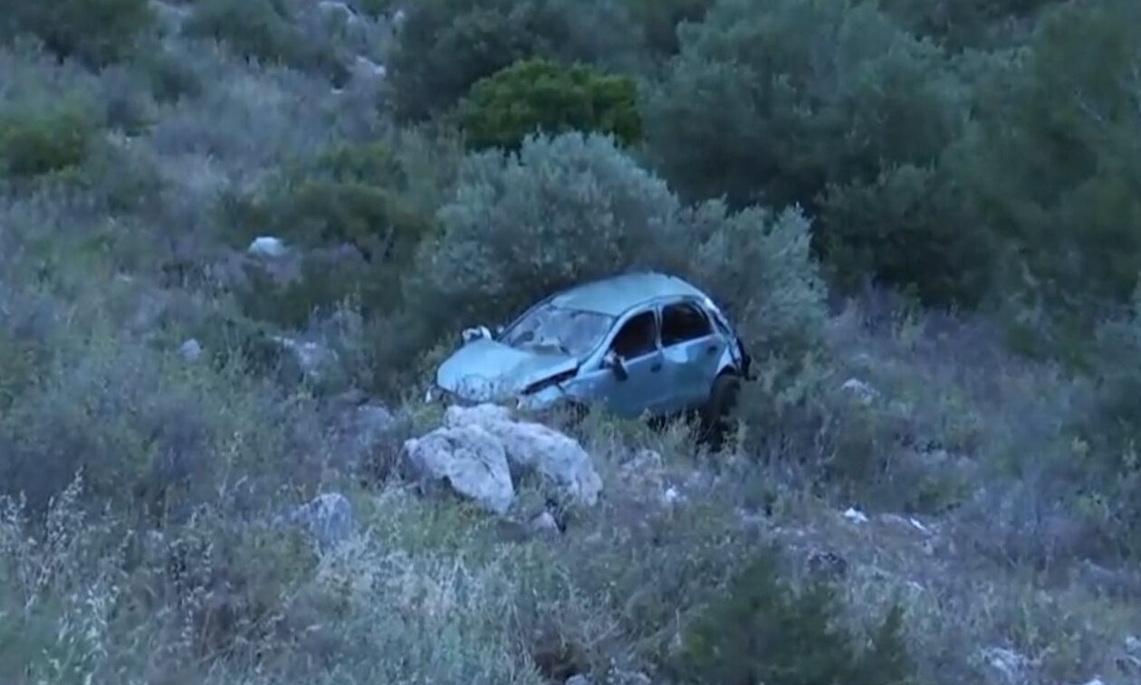 Αυτοκίνητο έπεσε σε γκρεμό στον Κορυδαλλό – Η Πυροσβεστική απεγκλώβισε ...