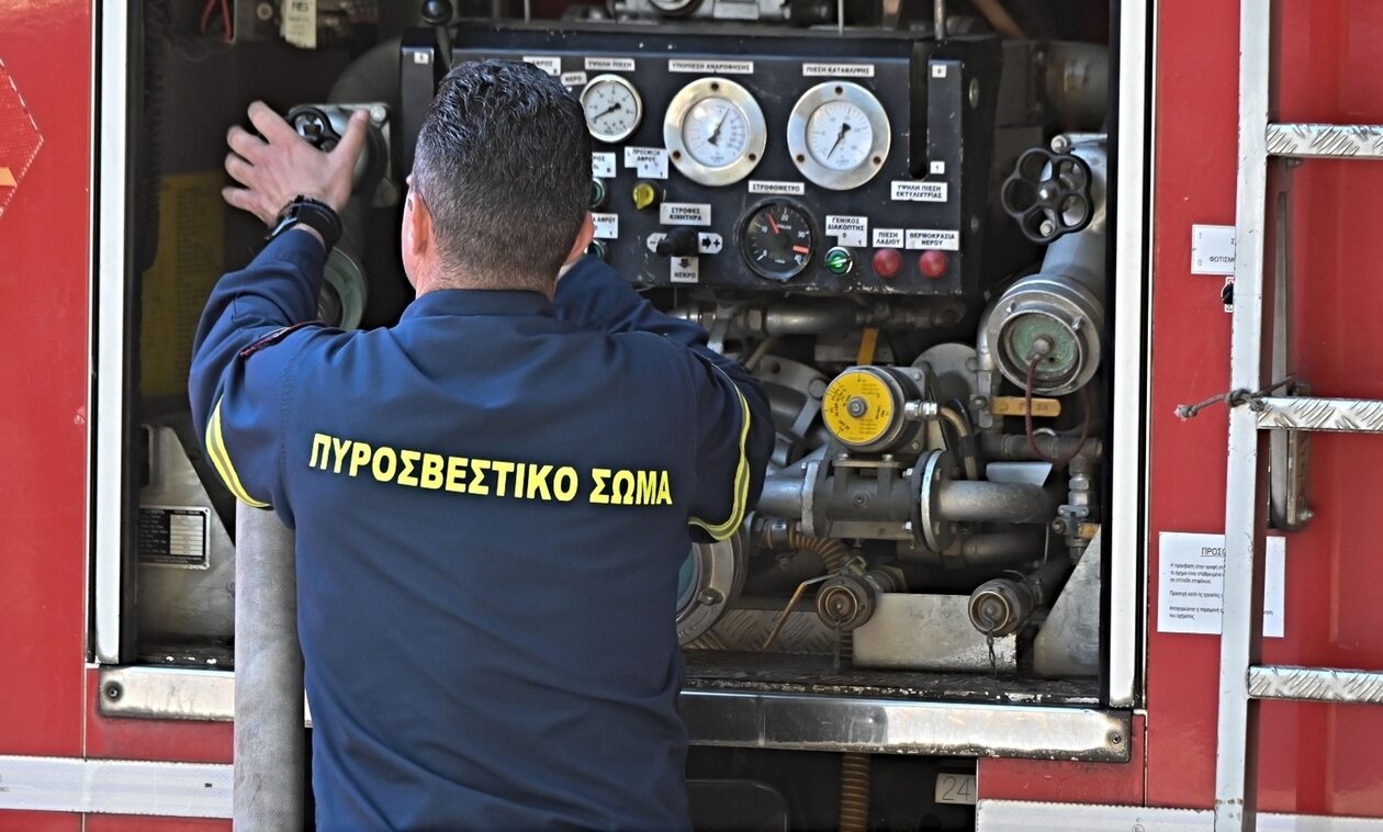 Τηλεφώνησαν στην Πυροσβεστική για φωτιά σε λεωφορείο στο κέντρο της ...