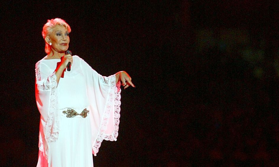 Μαρινέλλα: Κατέρρευσε μπροστά στην κόρη της και την εγγονή της στο Ηρώδειο - Newsbomb