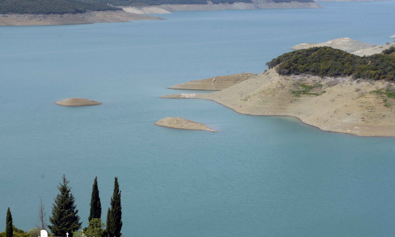 Ευρυτανία: Αντιμέτωπη με τον εφιάλτη της λειψυδρίας και η Λίμνη ...