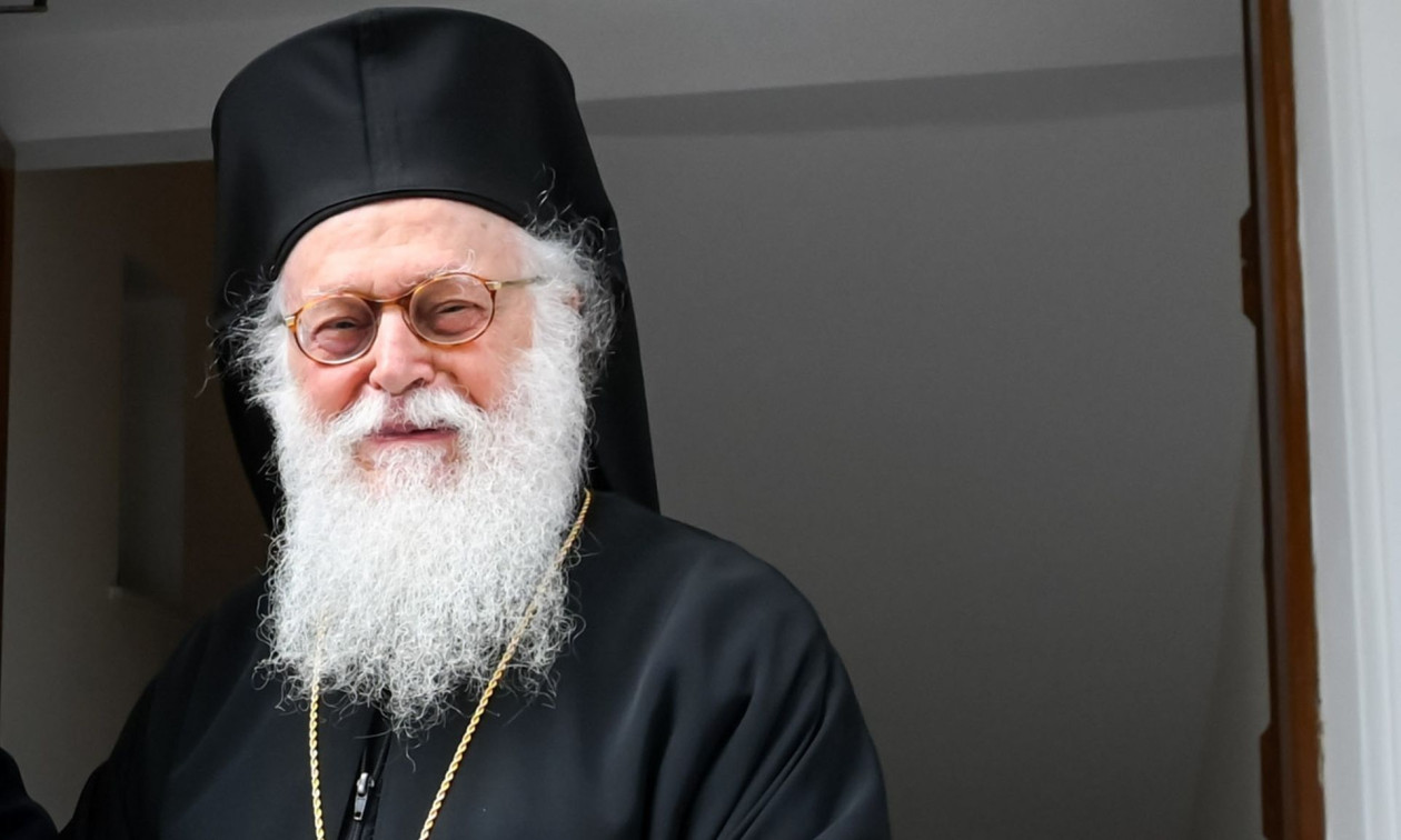 Αρχιεπίσκοπος Αλβανίας Αναστάσιος: Υποβλήθηκε σε τραχειοστομία ...
