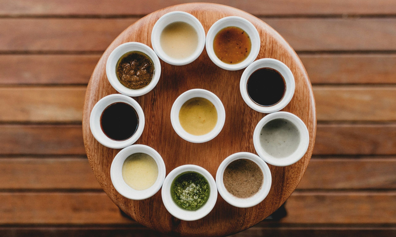 Taste Atlas: Αυτές είναι κορυφαίες σάλτσες στον κόσμο για τον Μάρτιο ...