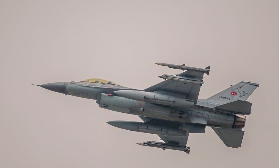 Οπλισμένα τουρκικά F-16 μπήκαν στον ελληνικό εναέριο χώρο για πρώτη ...