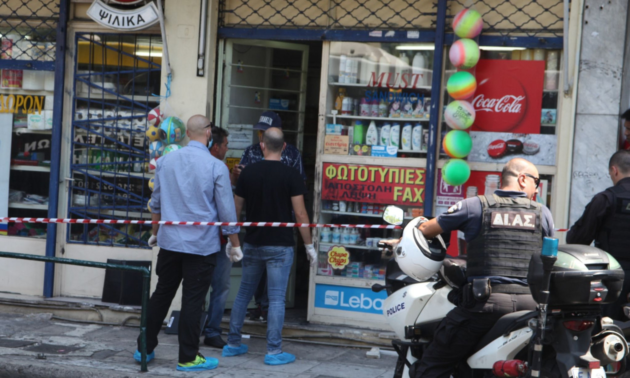 «Χειροπέδες» σε δύο 18χρονους και σε έναν 14χρονο - Λήστεψαν ...