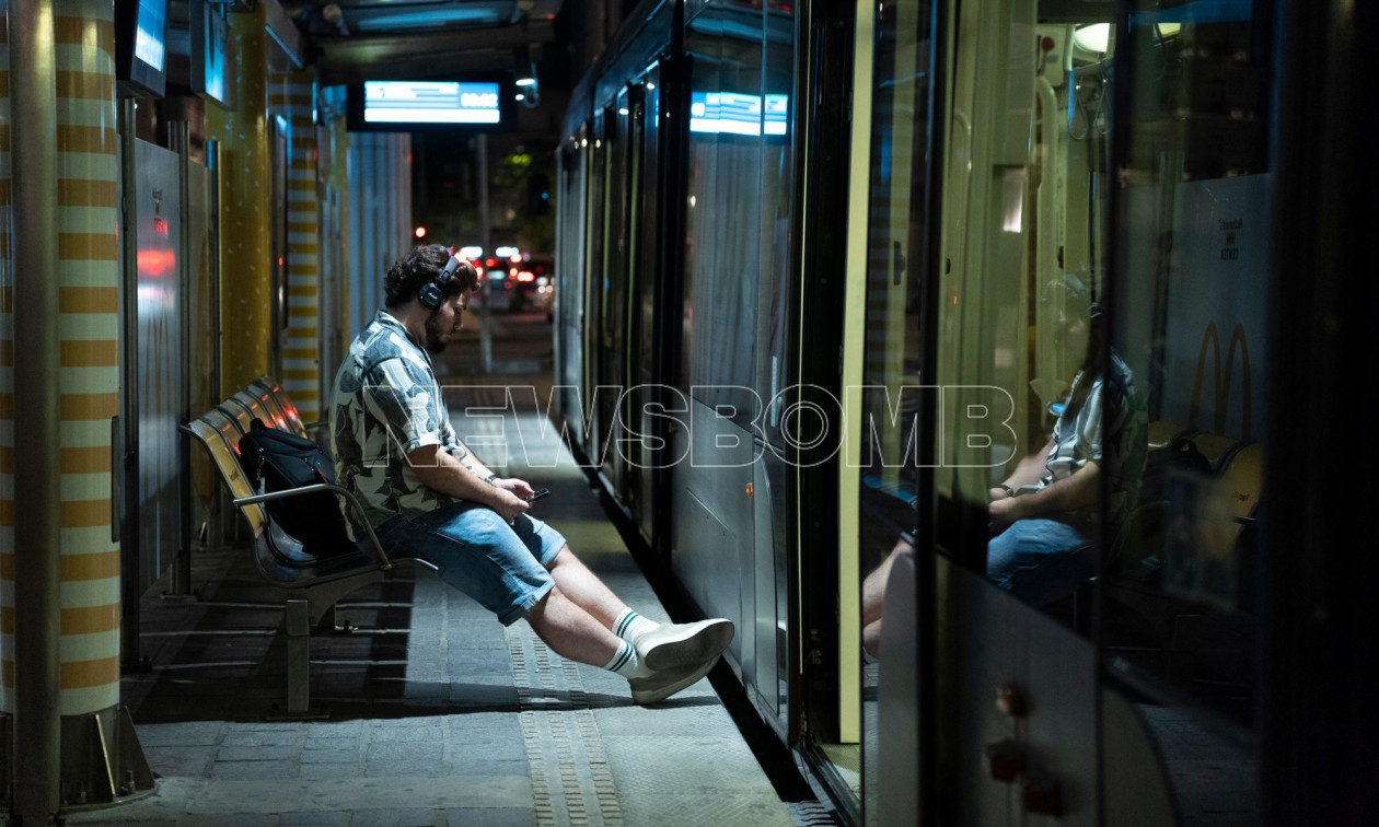 Τι λένε στο Newsbomb οι πολίτες για την 24ωρη λειτουργία Μετρό και Λεωφορείων - Newsbomb