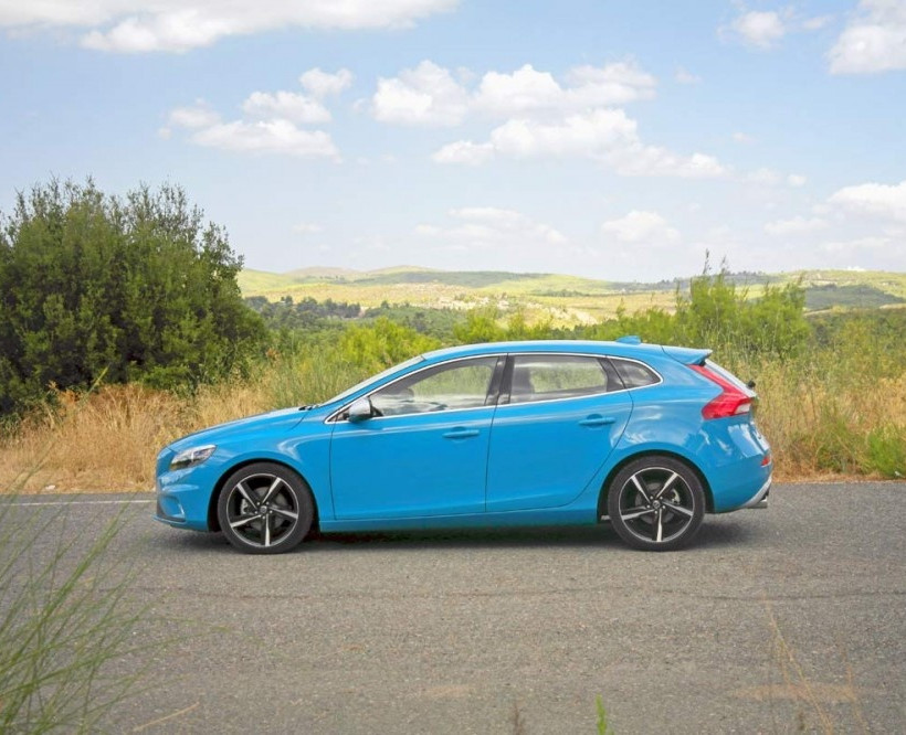 Νέο Volvo V40 T4 R-Design polestar - Newsbomb