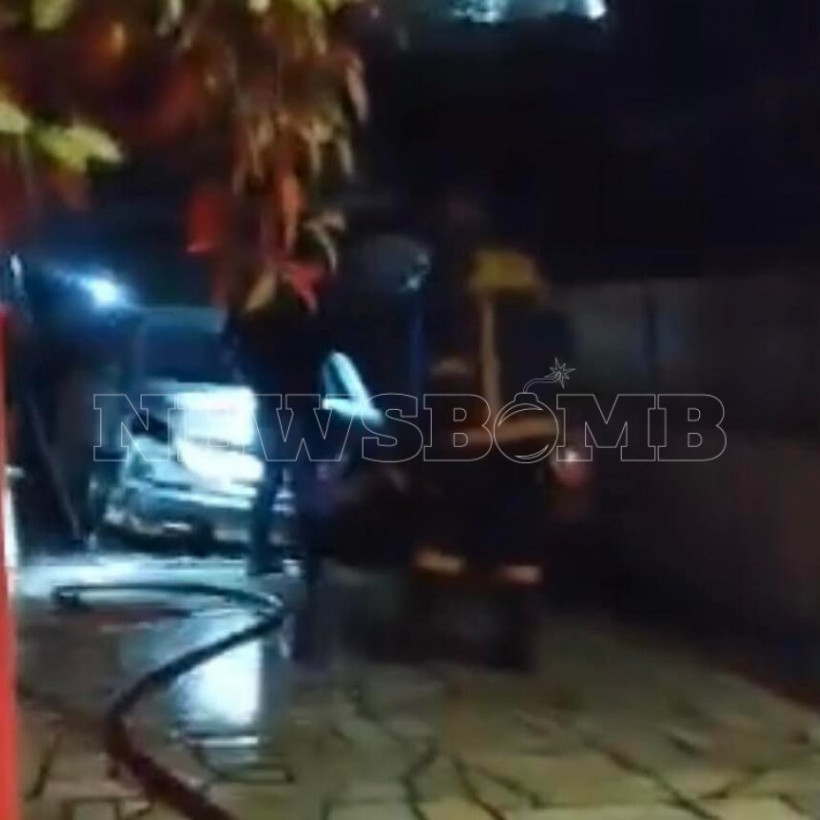 Εμπρησμός αυτοκινήτου στη Βούλα – Εικόνες από το σημείο - Newsbomb