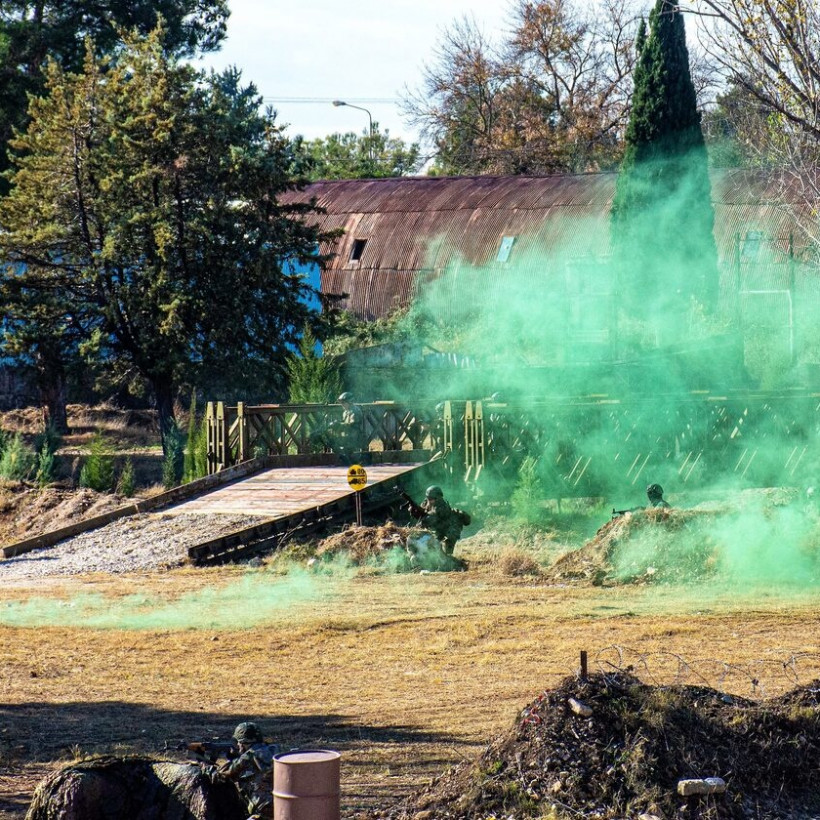 Ένοπλες Δυνάμεις: Άνοιξαν πυρ στη Λάρισα - Εντυπωσιακές εικόνες από την άσκηση CPX EU IR 22 ...