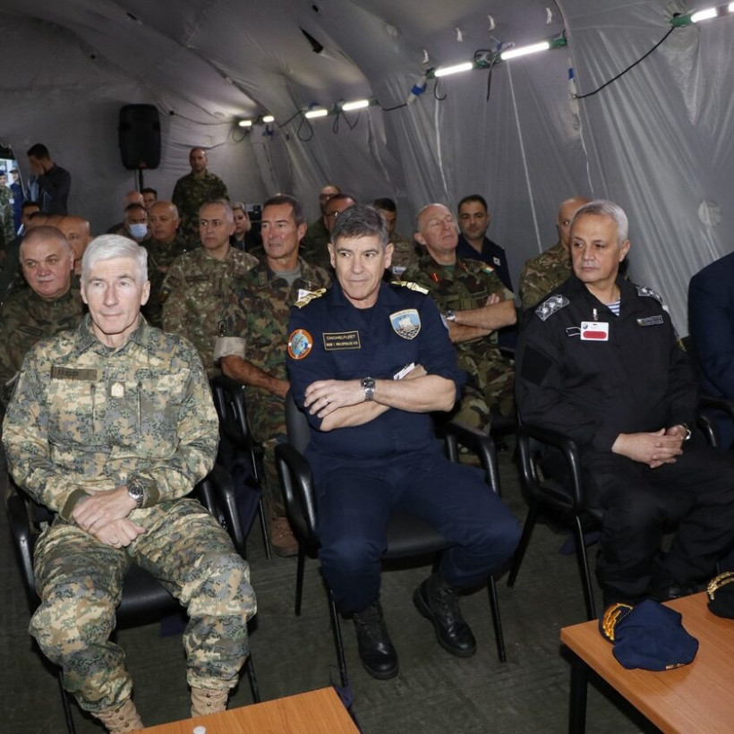 Ένοπλες Δυνάμεις: Άνοιξαν πυρ στη Λάρισα - Εντυπωσιακές εικόνες από την άσκηση CPX EU IR 22 ...