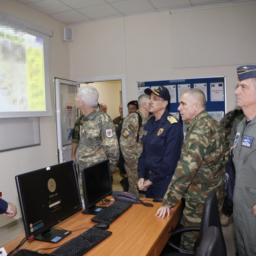 Ένοπλες Δυνάμεις: Άνοιξαν πυρ στη Λάρισα - Εντυπωσιακές εικόνες από την άσκηση CPX EU IR 22 ...