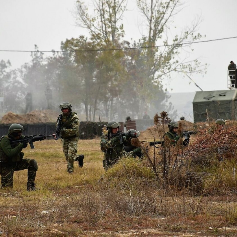 Ένοπλες Δυνάμεις: Άνοιξαν πυρ στη Λάρισα - Εντυπωσιακές εικόνες από την άσκηση CPX EU IR 22 ...