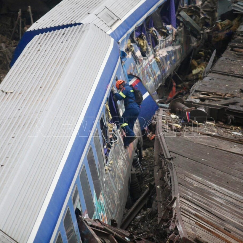 Σύγκρουση τρένων στα Τέμπη: Στους 35 οι νεκροί - Συγκλονιστικές εικόνες της περισυλλογής των ...