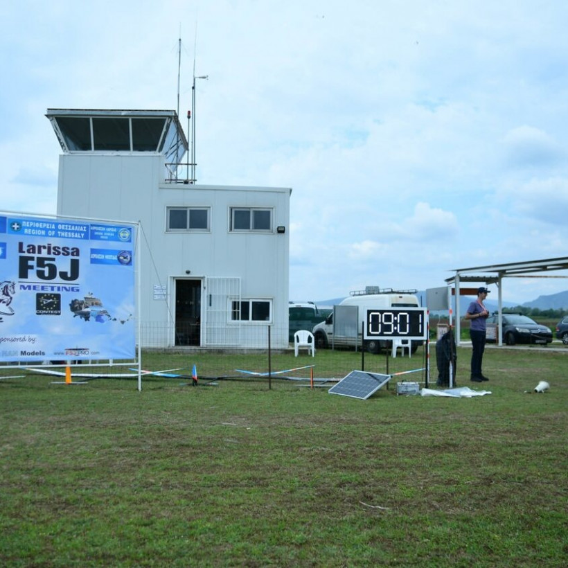 Λάρισα: Μαγικές εικόνες στους αιθέρες - Γέμισαν με τηλεκατευθυνόμενα ανεμόπτερα - Newsbomb