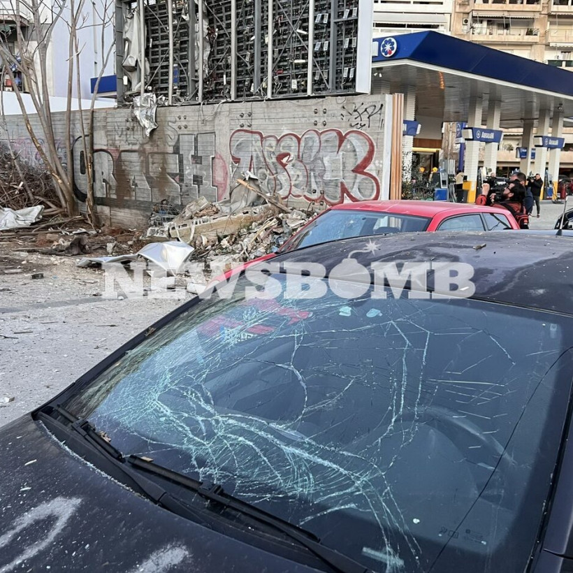 Πειραιάς: Μεγάλες καταστροφές από την έκρηξη βόμβας – Τι λένε αυτόπτες μάρτυρες στο Newsbomb.gr ...