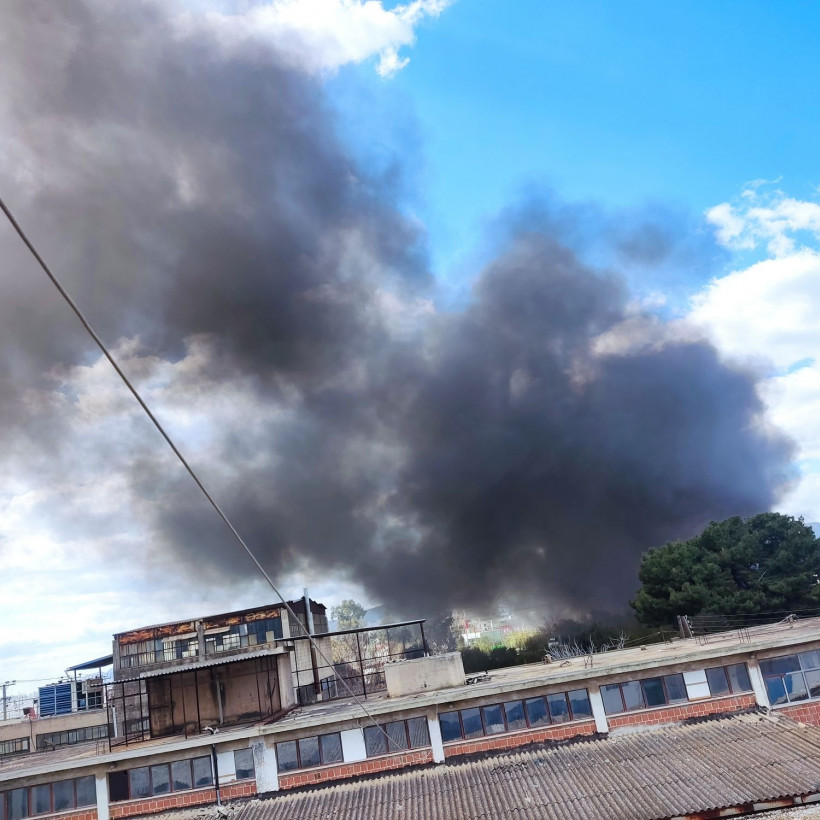 Φωτιά σε αποθήκη στον Ταύρο - Newsbomb