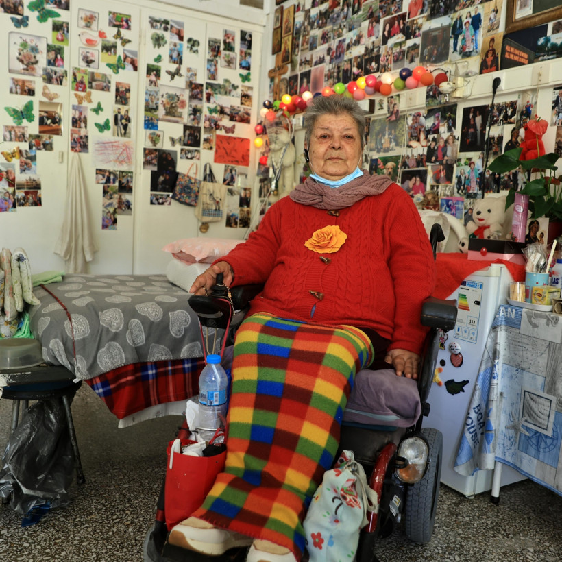 Άσυλο Ανιάτων: Οι συγκλονιστικές ιστορίες και η κυρία Βάσω που μένει μισό αιώνα στο ίδιο δωμάτιο ...