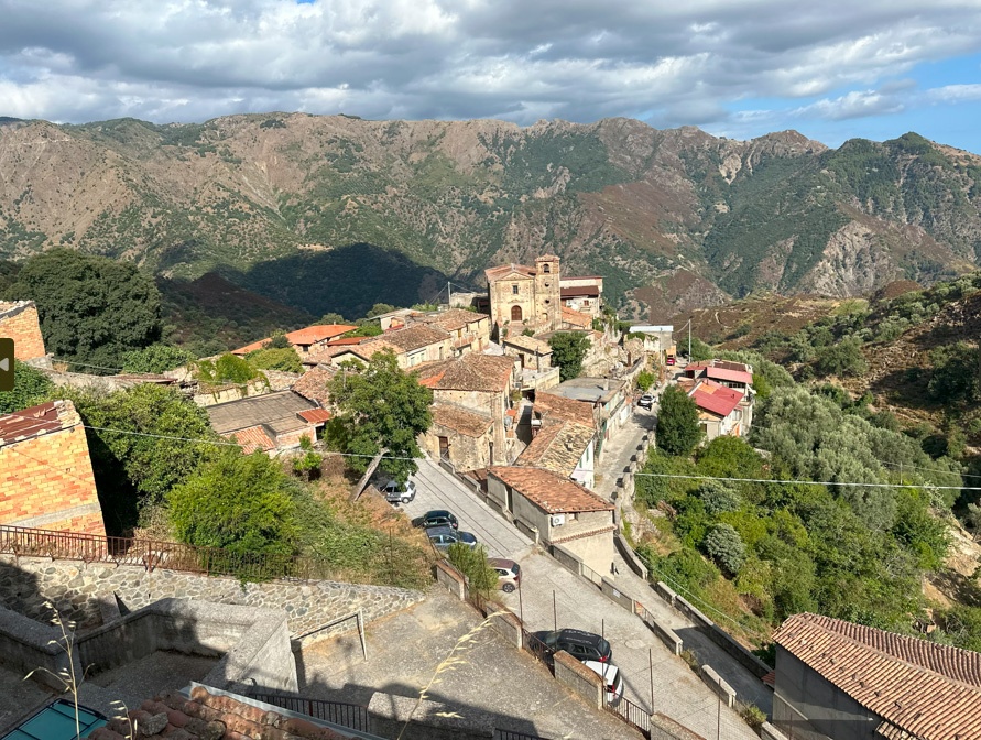 Οδοιπορικό στα Ελληνόφωνα χωριά της Κάτω Ιταλίας: Οι τελευταίοι των «Ακριτών» εκπέμπουν SOS ...